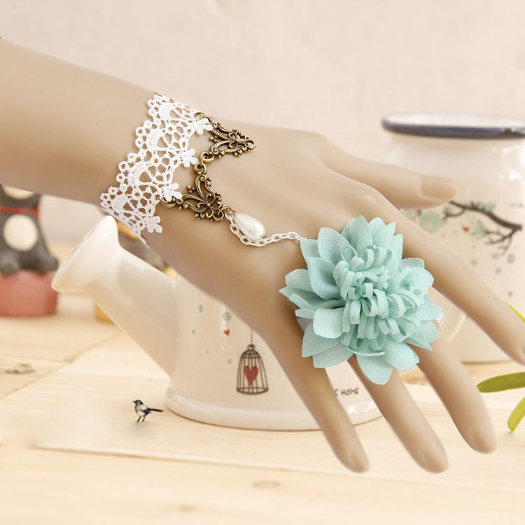 Gothic Lolita Handcrafted Vintage White Lace Follower Ring Bracelet Set ...