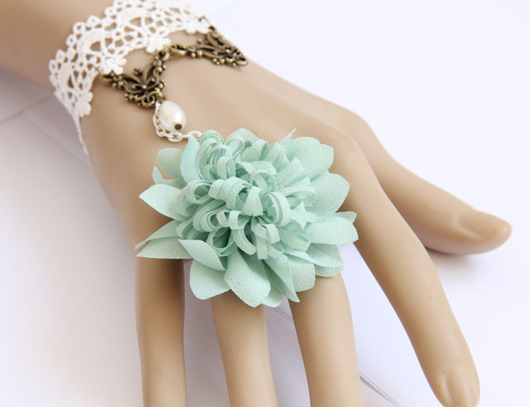 Gothic Lolita Handcrafted Vintage White Lace Follower Ring Bracelet Set ...