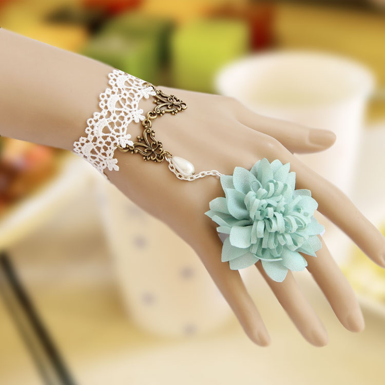 Gothic Lolita Handcrafted Vintage White Lace Follower Ring Bracelet Set ...